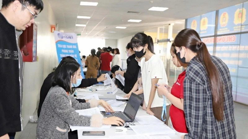 15,000 workers to benefit from free medical check-ups