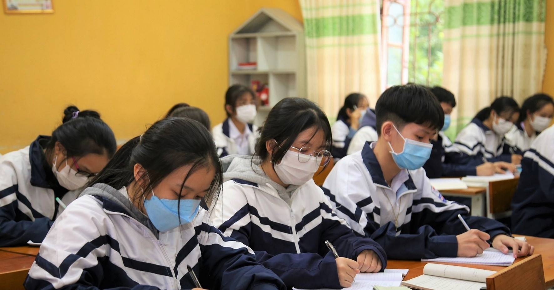 Stopping extra classes: schools struggle to design new teaching schedules