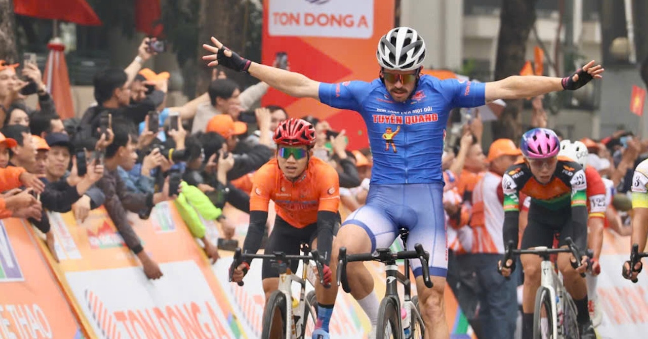 Nick Kergozou wins fourth stage after photo finish in HTV Cup