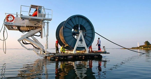 Vietnam fully restores APG undersea cable before major national holiday