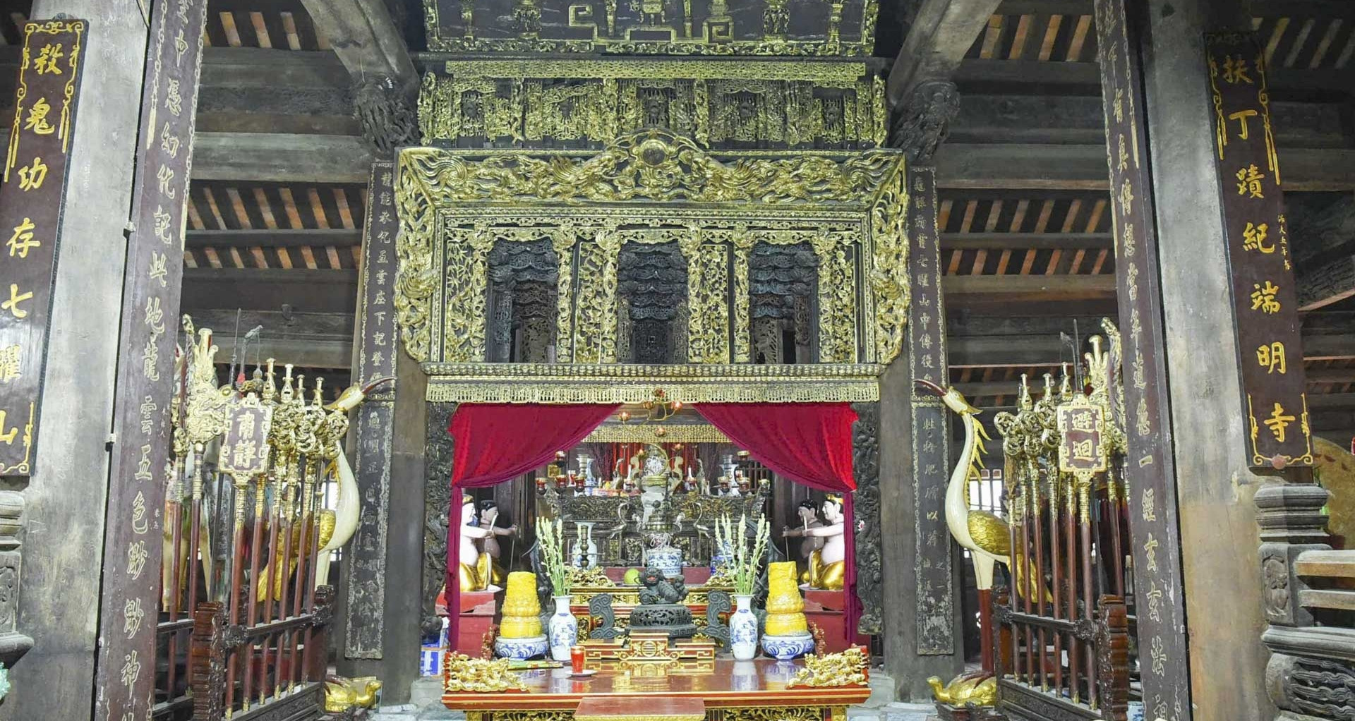 A 300-year-old altar partition stands as a woodcarving masterpiece