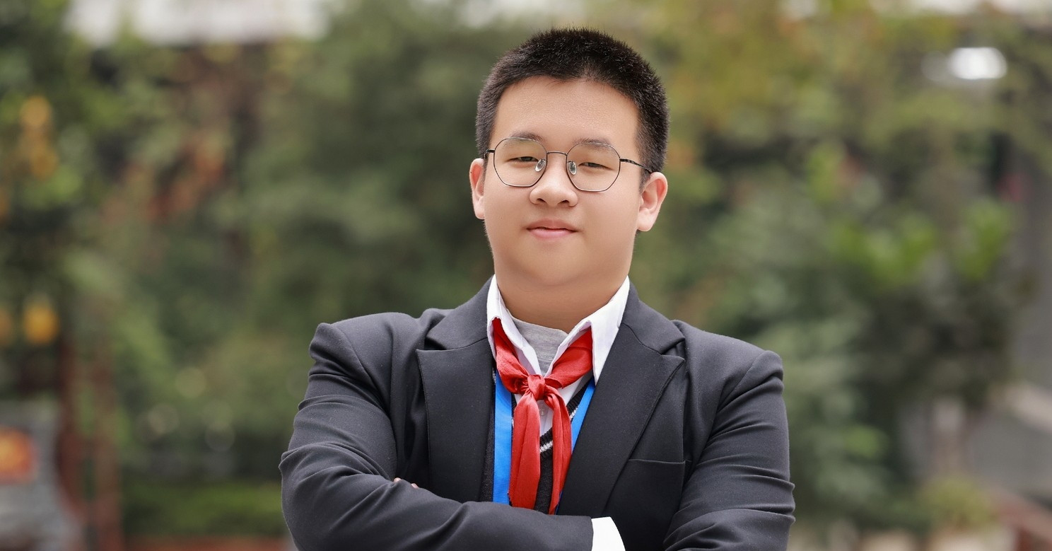 Student scores perfect 10 on maths entrance exam to high school for the ...