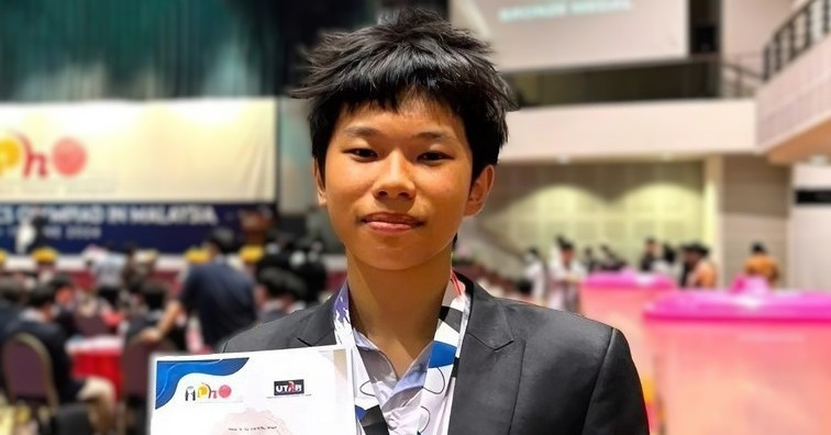 Nghe An student sweeps two Olympics gold medals in the same year