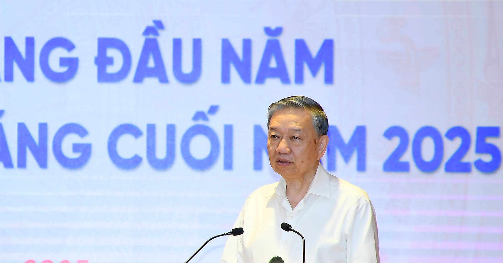General Secretary calls for bold policy to attract Vietnamese talent