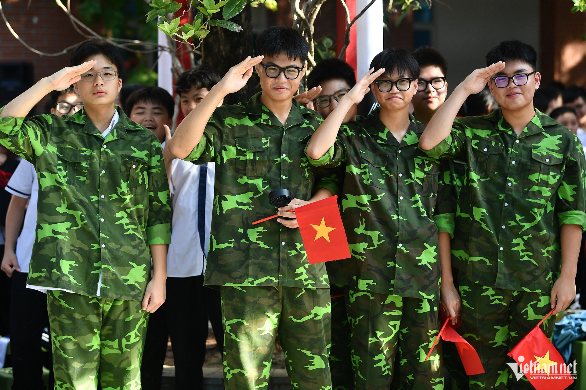 26 million students sing national anthem in first-ever unified school ...