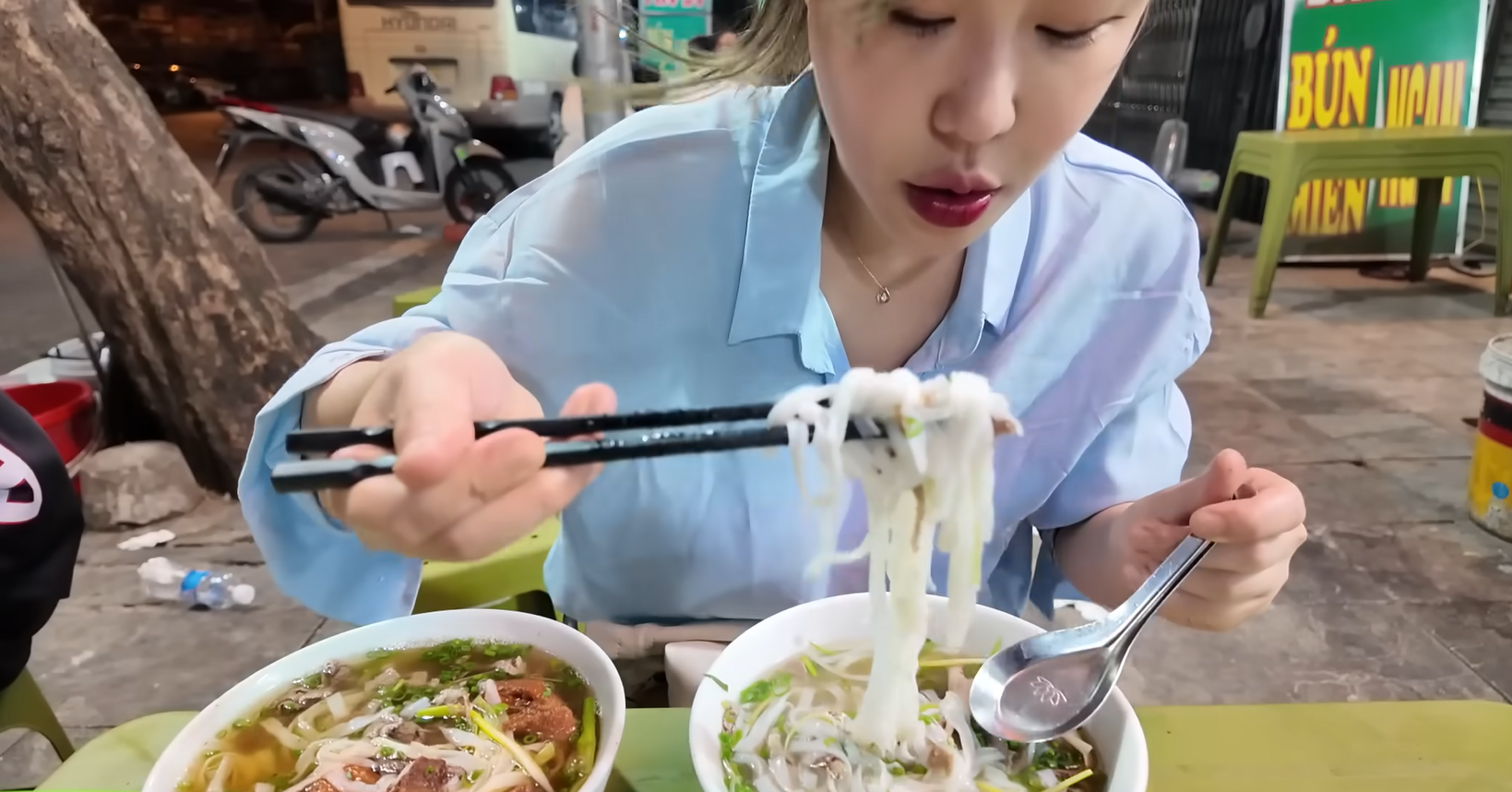 Korean food vlogger devours two bowls of pho on first night in Hanoi
