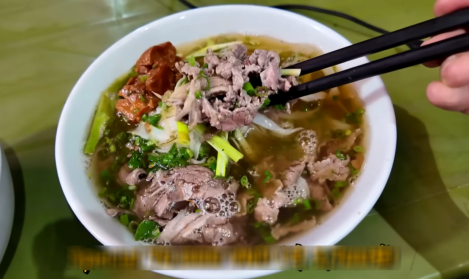 Korean food vlogger devours two bowls of pho on first night in Hanoi