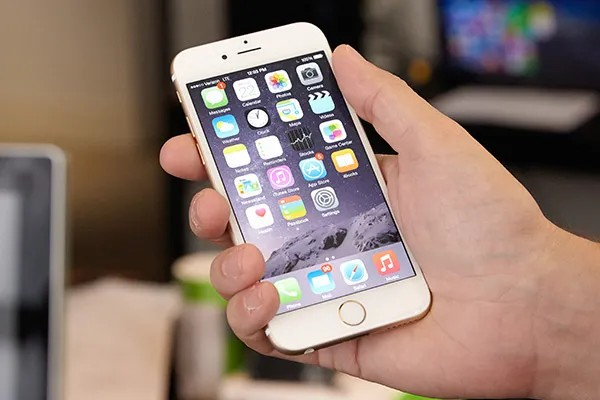 Apple quietly updates decade-old iPhones to extend core services