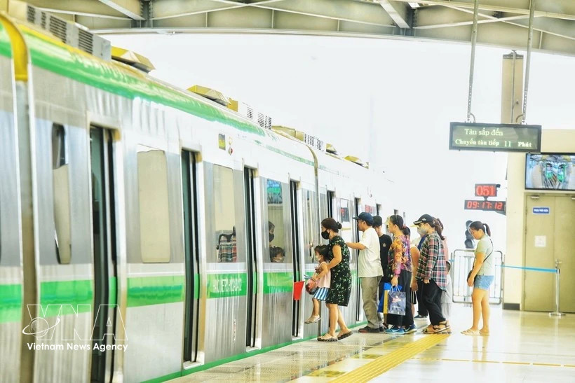 Hanoi Metro adjusts peak hours, train schedules on two urban railway lines