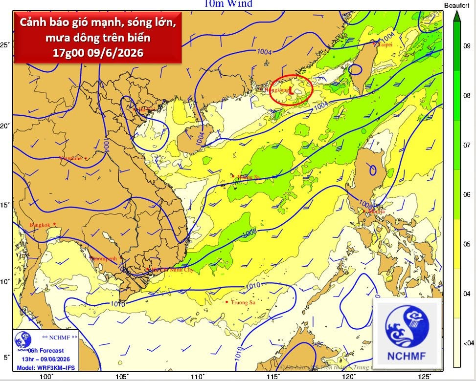 Low-pressure area stirs rough seas across the East Sea