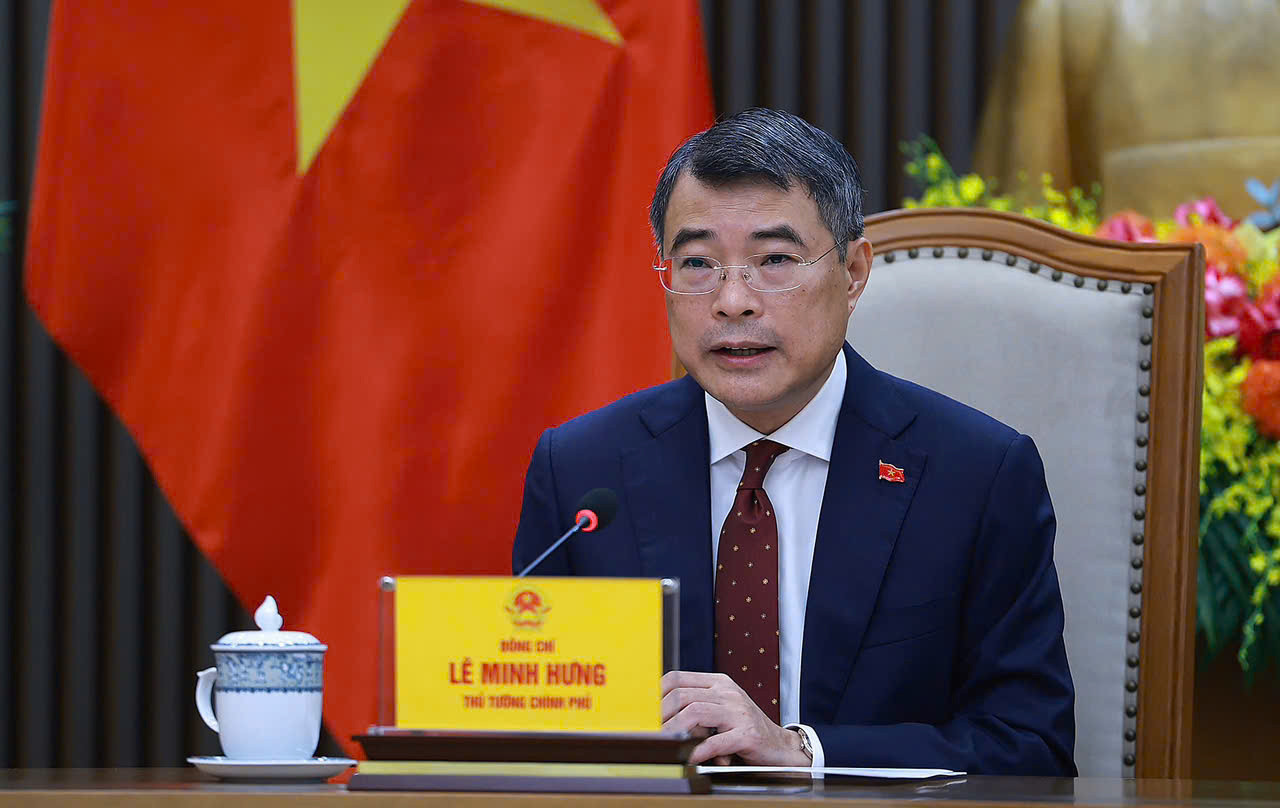 Vietnam, China premiers hold first phone talks after government reshuffle