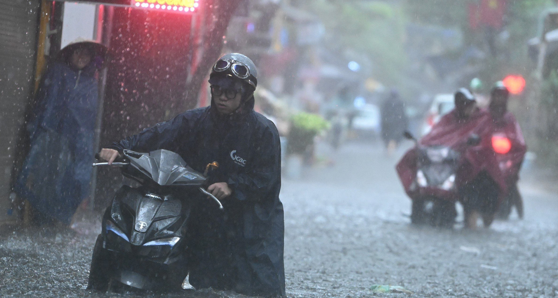 Heavy rain to lash northern Vietnam through June 18