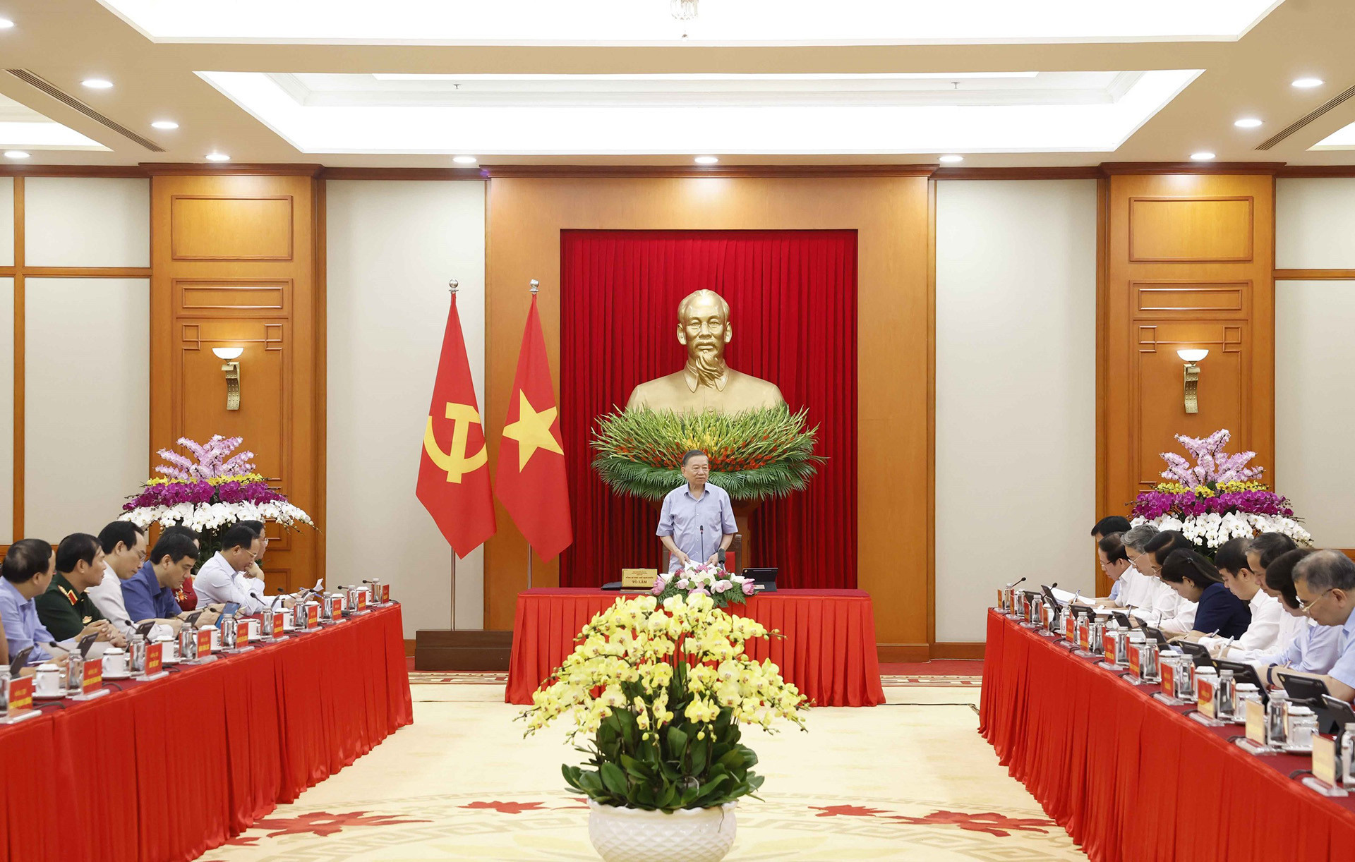 Vietnam must build world-class universities, says Party Chief ...